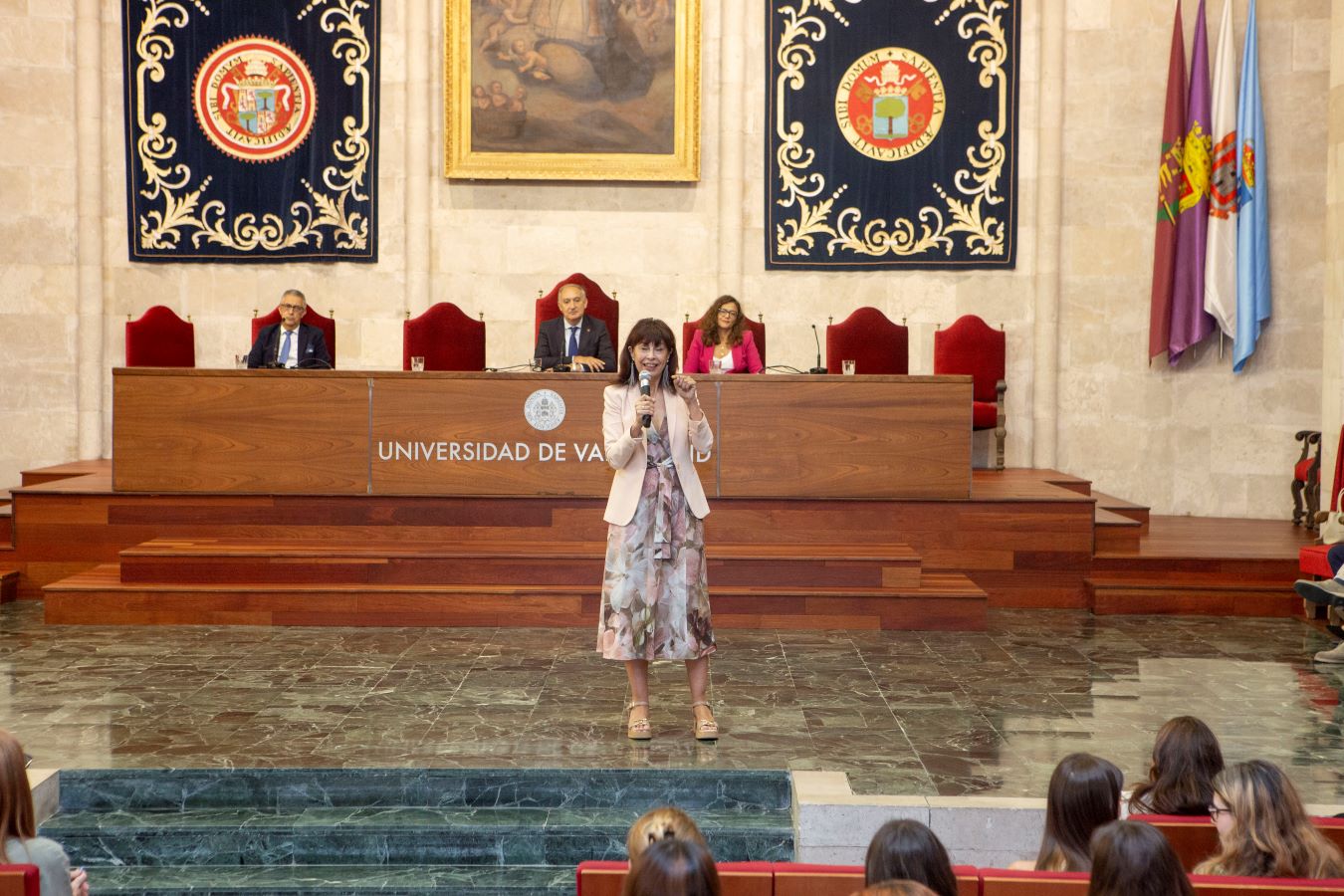 Comunicación - La ministra de Igualdad Ana Redondo imparte la lección ...